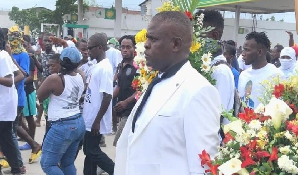 Haïti: Jimmy Chérizier au Pont-Rouge pour commémorer l’assassinat du ...