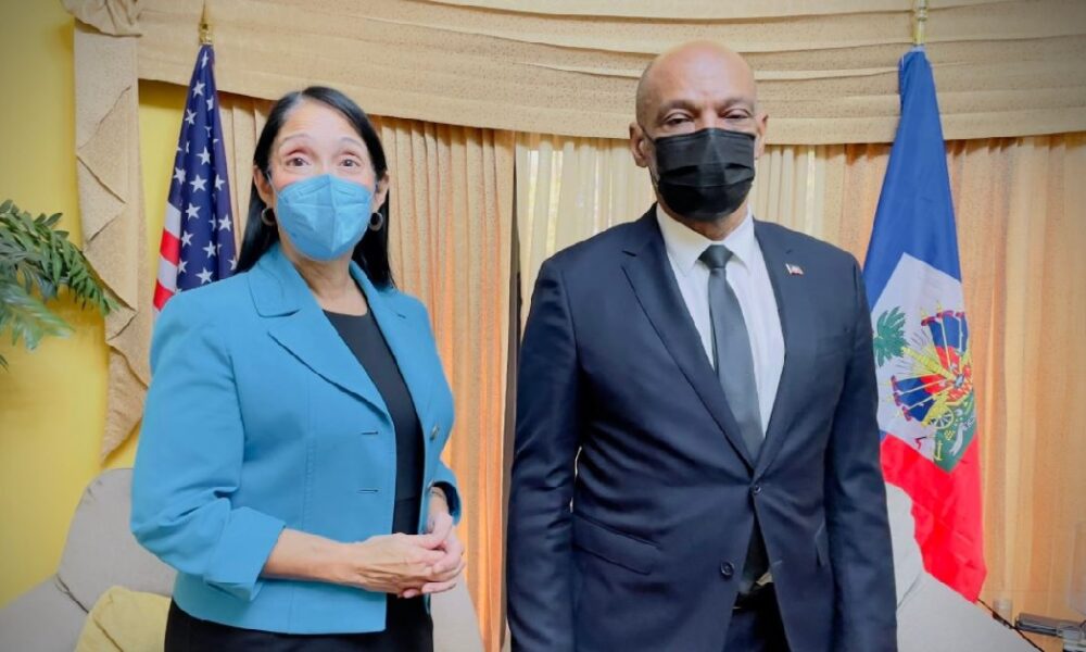 Haïti: Ariel Henry rencontre l’ambassadeur des USA, Michèle Sison, en ...